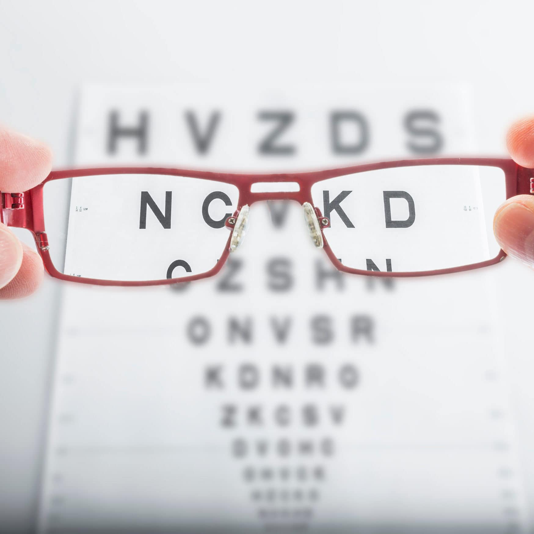 Dégénérescence maculaire liée à l'âge - Symptômes et traitement ...